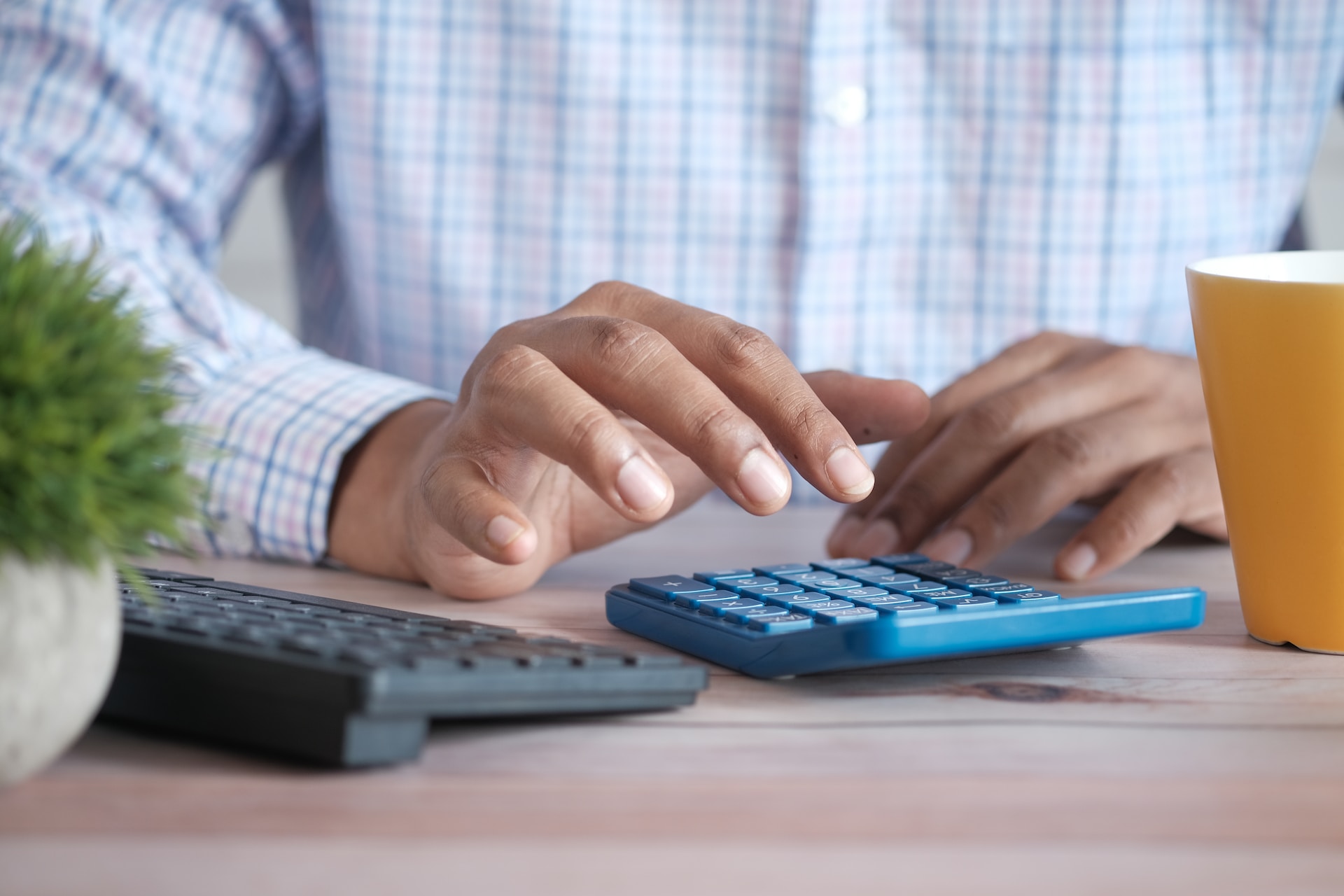 How To Set Achievable Savings Goals Through Major & Bite-Sized Savings ...